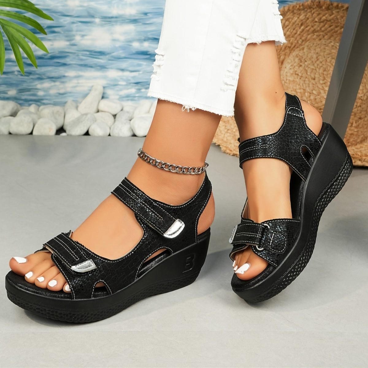 Lyra™ Comfort-Lift Wedge Sandals – Clarks Bloomfield